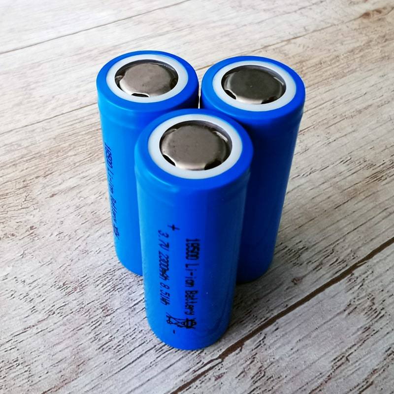 Flat Top 3.6V 3.7V 18500 2300mAh Rechargeable Lithium Ion Cell